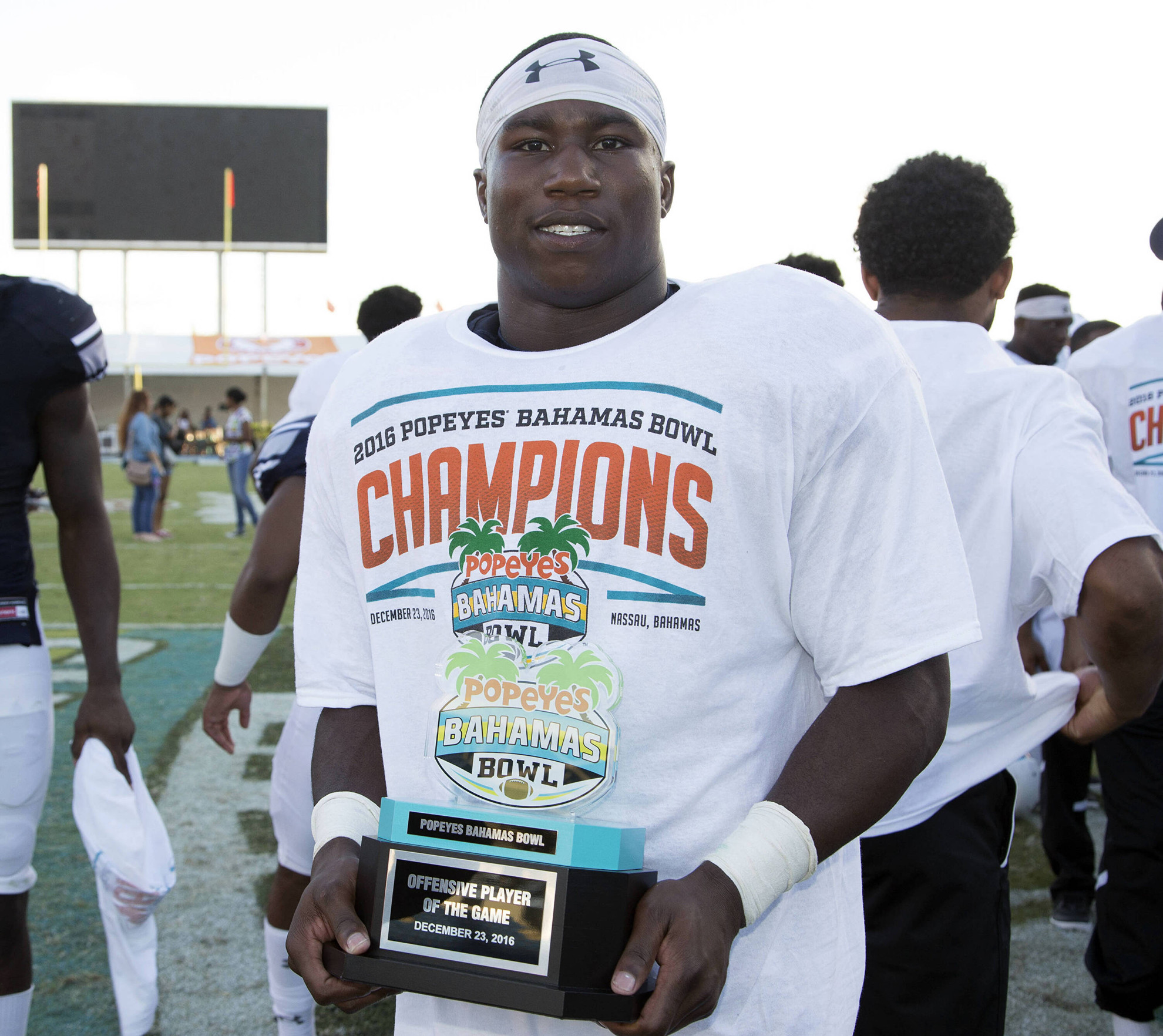 Lawry Honored by TD Club of Columbus - Old Dominion Athletics